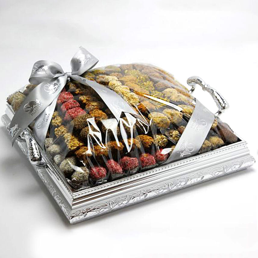 Online Big Stuffed Dates Gift Tray Gift Delivery in UAE - FNP