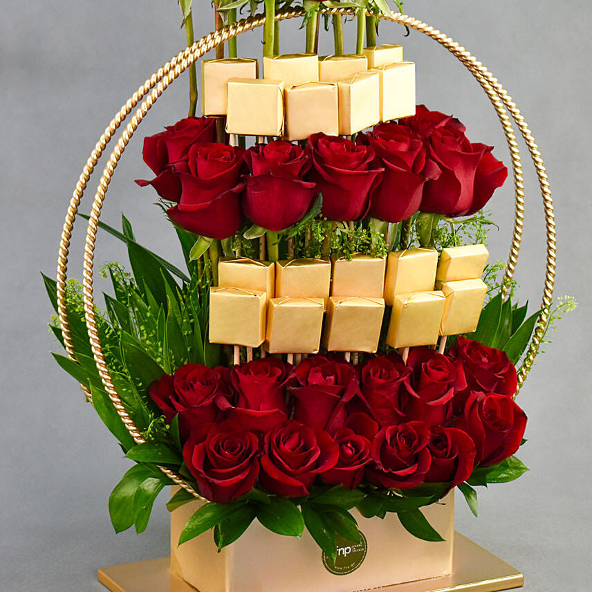 Online Red Roses and Chocolates Gift Delivery in UAE - FNP