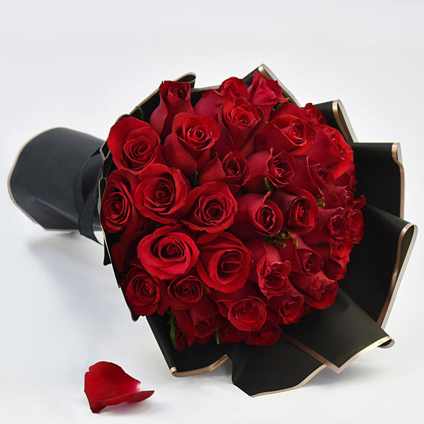 Online 35 Red Roses Hand Bouquet Gift Delivery in Qatar - FNP