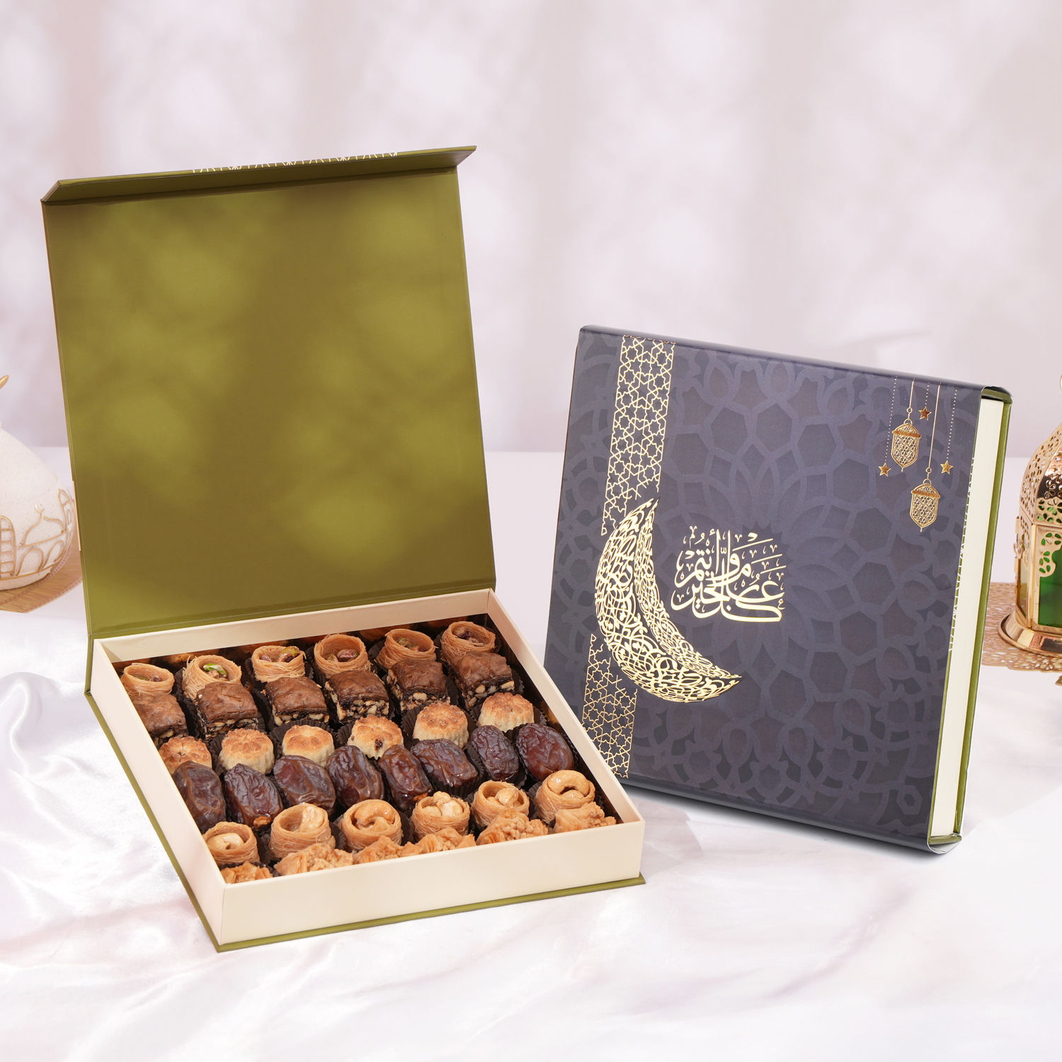 Online Premium Arabic Sweets Box Gift Delivery in UAE - FNP