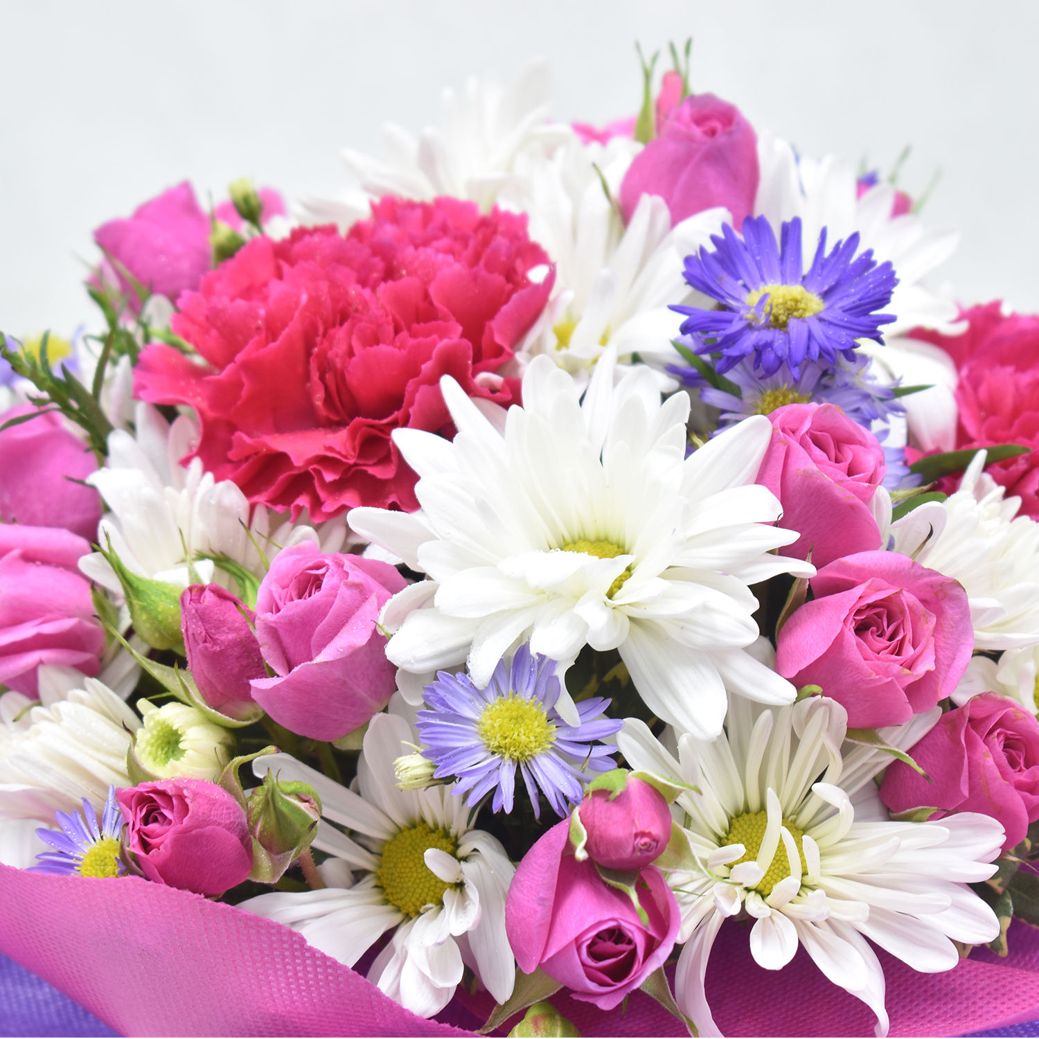 Online Anniversary Celebration Flowers Gift Delivery in UAE - Ferns N ...